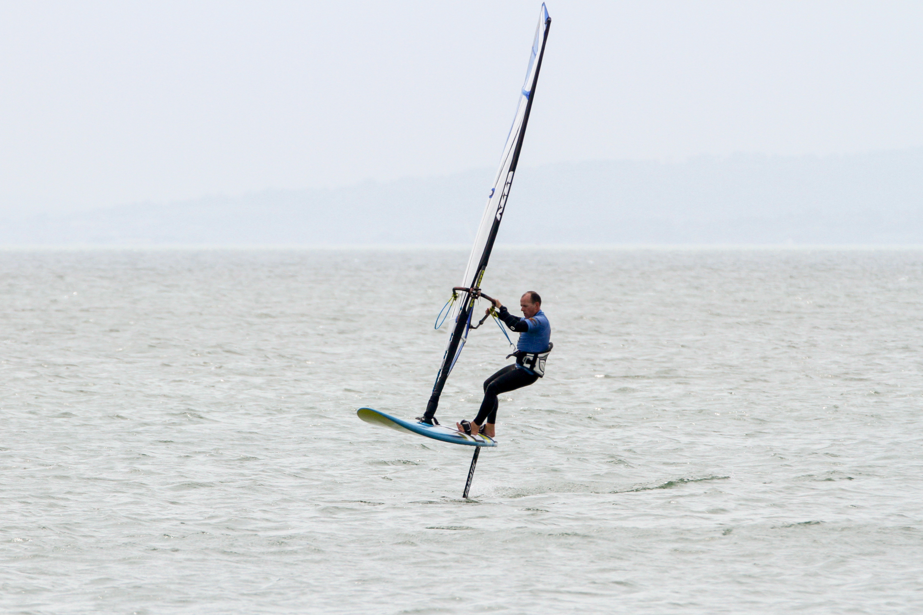 2xs_windsurf_foiling_west_wittering_006 - 2XS