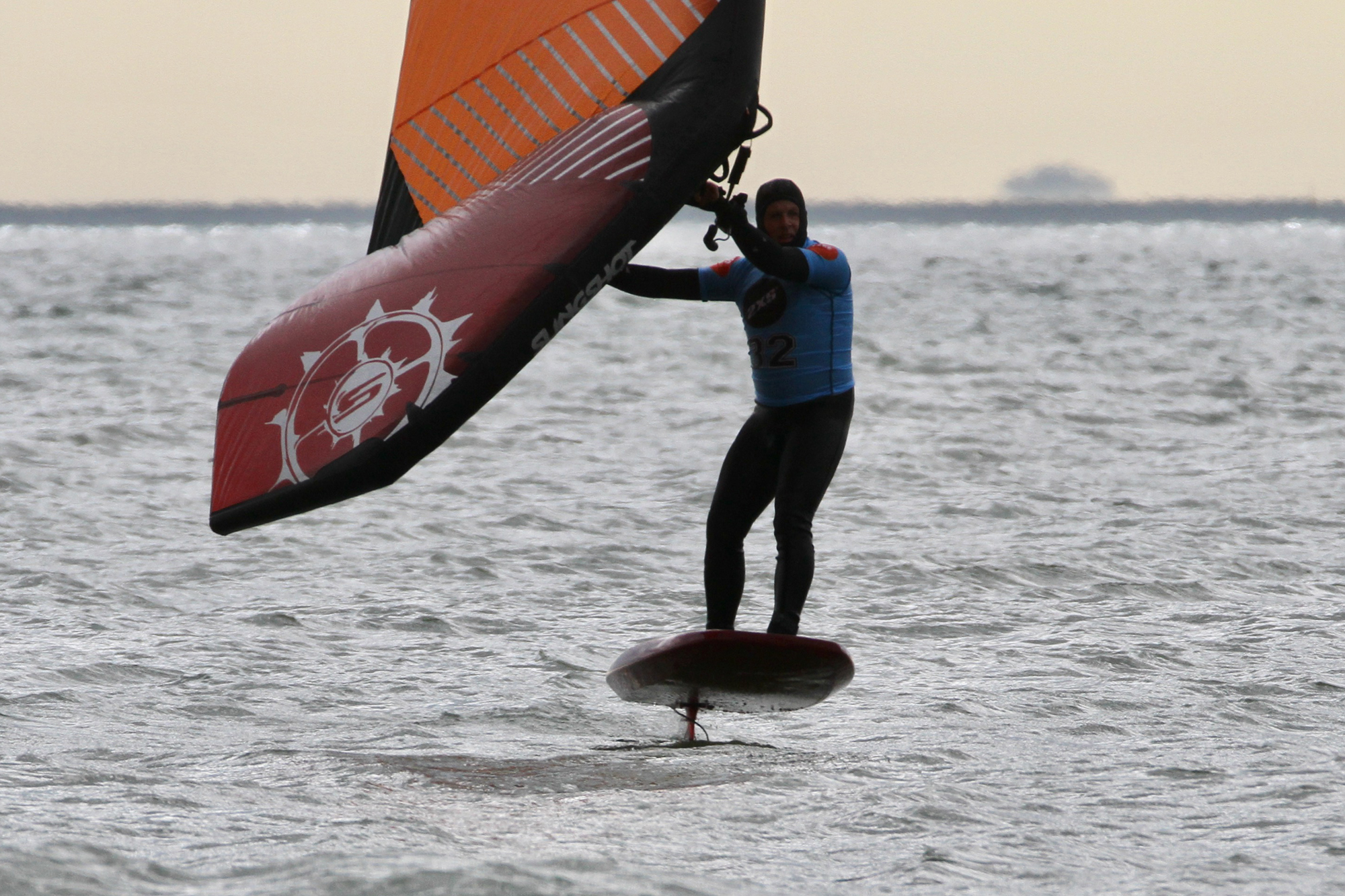 Wingfoiling @ West Wittering - 2XS